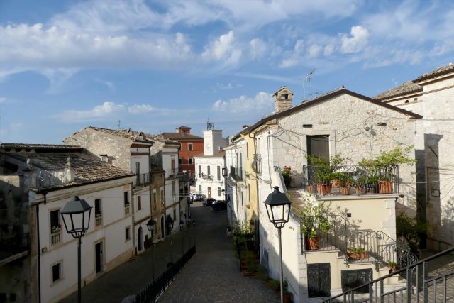 Rapino si prepara a festeggiare il Natale con un incantevole mercatino ...